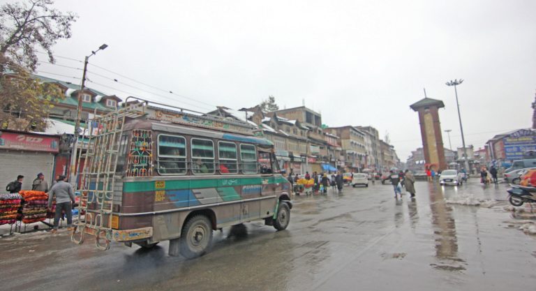 Traffic curbs in Srinagar today | Kashmir Reader