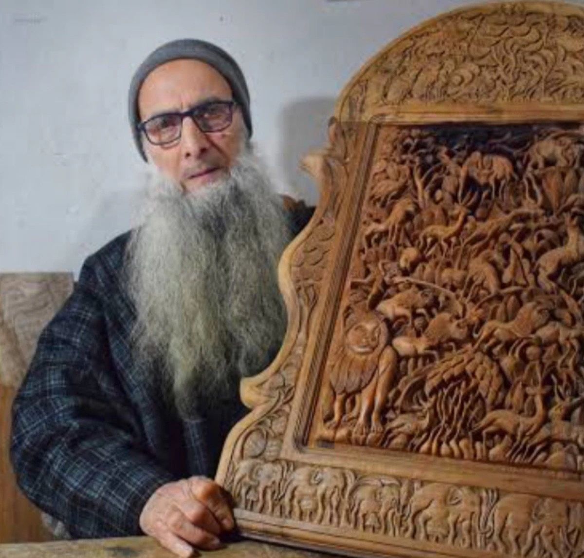 Train and incentivise young artisans: Padma Shri artist | Kashmir Reader