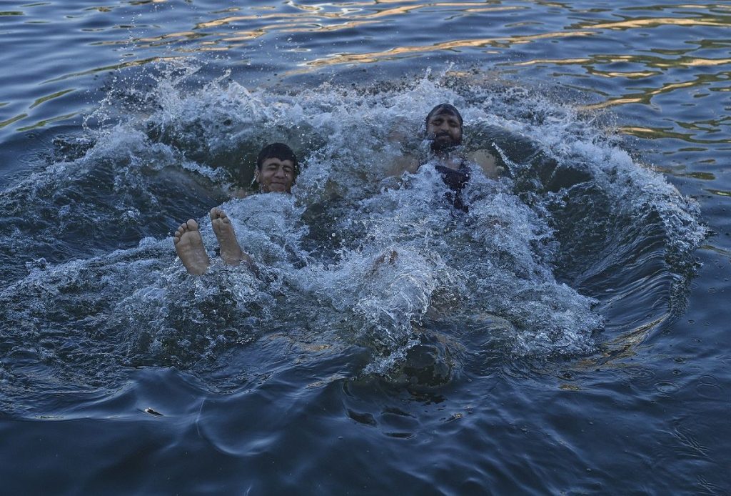 Blistering Heat Continues In J&K, Qazigund Sees All-Time High At 34°C ...