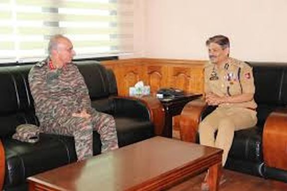 GOC 15 Corps, DGP Review Security | Kashmir Reader